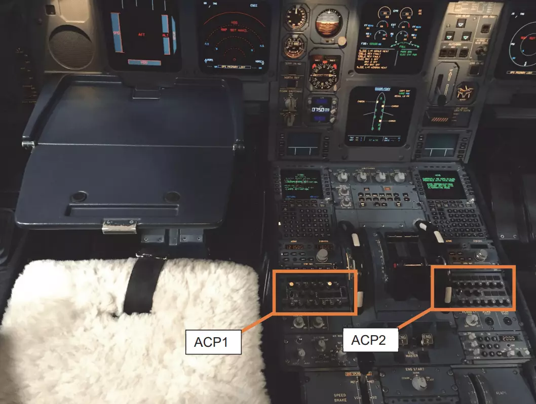 Fly vendt tilbake etter at piloten sølt kaffe som fikk kontrollpanelet til å smelte og ryke