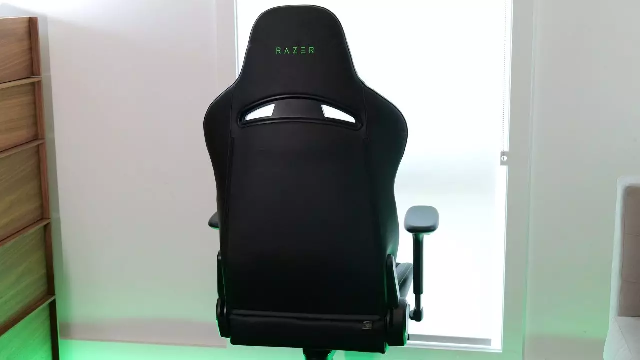 Enki от Razer заставил меня поверить в игровые кресла 760_3