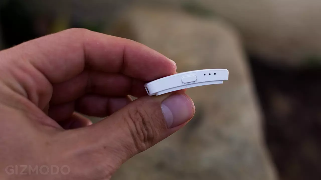 Sony SmartBand SW10 Dib u eegis: U lulanaanta dayrarka, way wayday Hal Mile