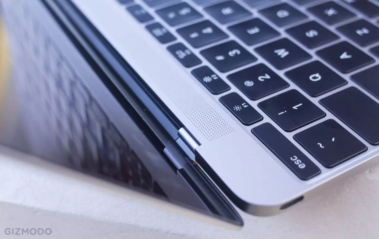 새로운 MacBook 리뷰: 엄청나게 얇음