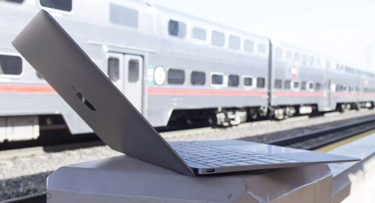 Nueva revisión de MacBook: Estúpidamente delgada