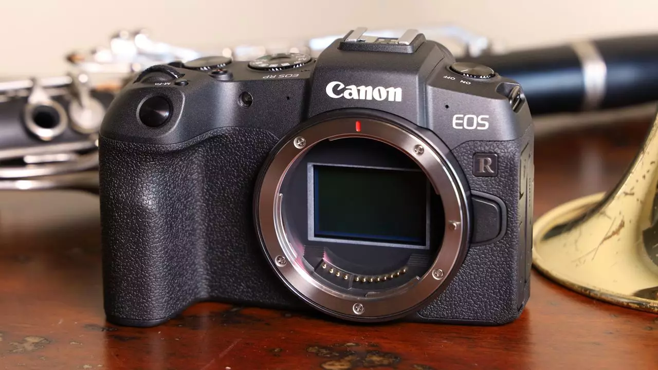 A EOS RP da Canon é a câmera sem espelho full-frame mais acessível que esperávamos 77435_2