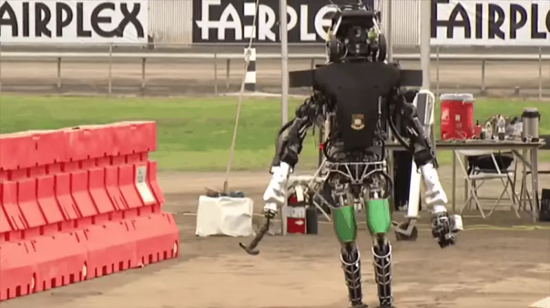 DARPA robotų konkurso partnerių su ginklų kompanija nugalėtojas, dirbtinio intelekto tyrėjai ragina boikotuoti