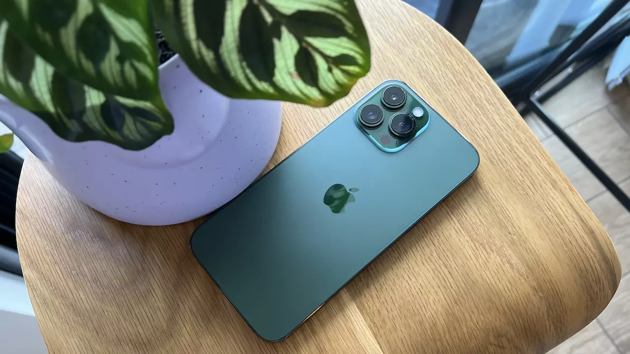 iphone зелений міні про