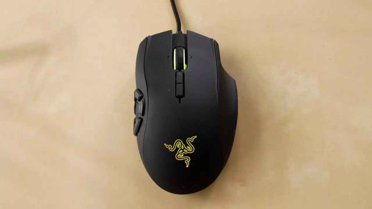 Mouse da gioco Razer Naga Hex v2: recensione australiana