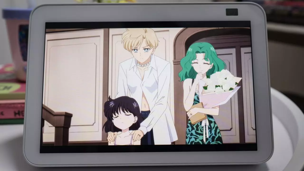 Ngarasakeun Sailor Moon Eternal anyar dina 8-inci Echo Show 8, sanaos katingalina sempit ku subtitle.