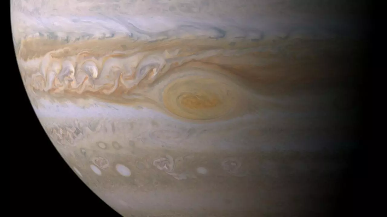 Jupiter's Great Red Spot Yave Kuda Kuburitsa Zvakavanzika Zvayo