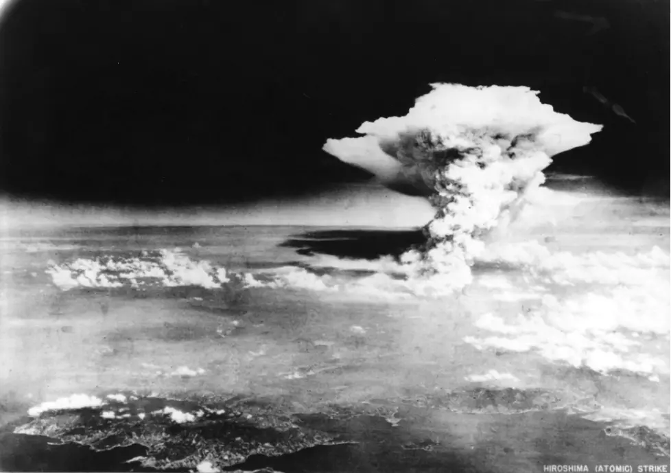 Ní Scamall Muisiriún I ndáiríre é Scamall Muisiriún I nGrianghraf Íocónach de Hiroshima