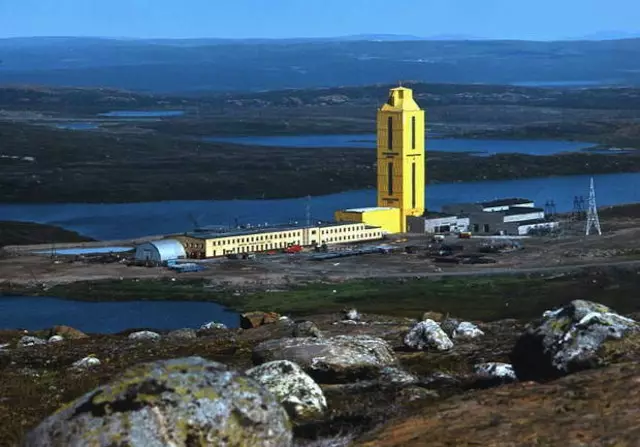 Entzun Lurraren Taupadak Munduko Zulo Sakonenaren Barruan