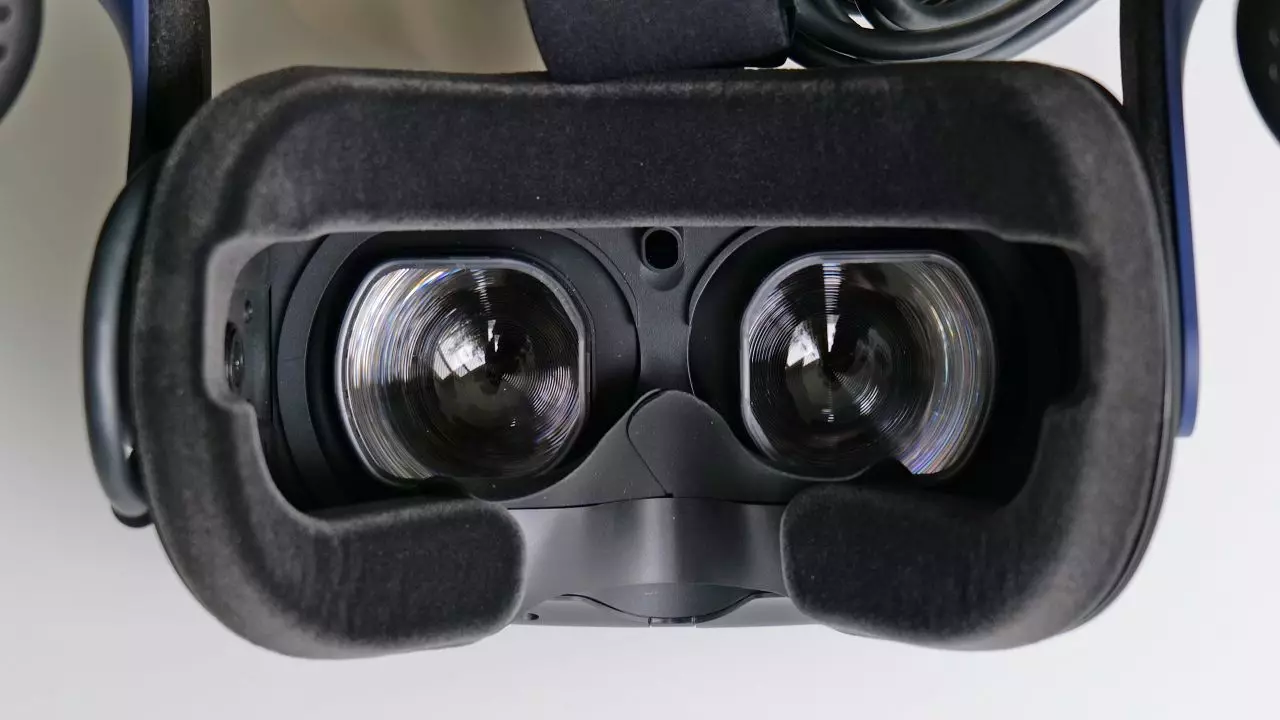 Vive Pro 2 بہترین VR تجربہ ہے جسے آپ خرید سکتے ہیں، لیکن اس کی قیمت آپ کو پڑے گی۔ 84092_6