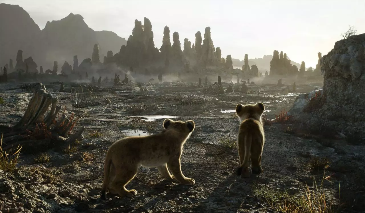 Lion King „Setið“ var fullt af VR heyrnartólum í risastóru vöruhúsi