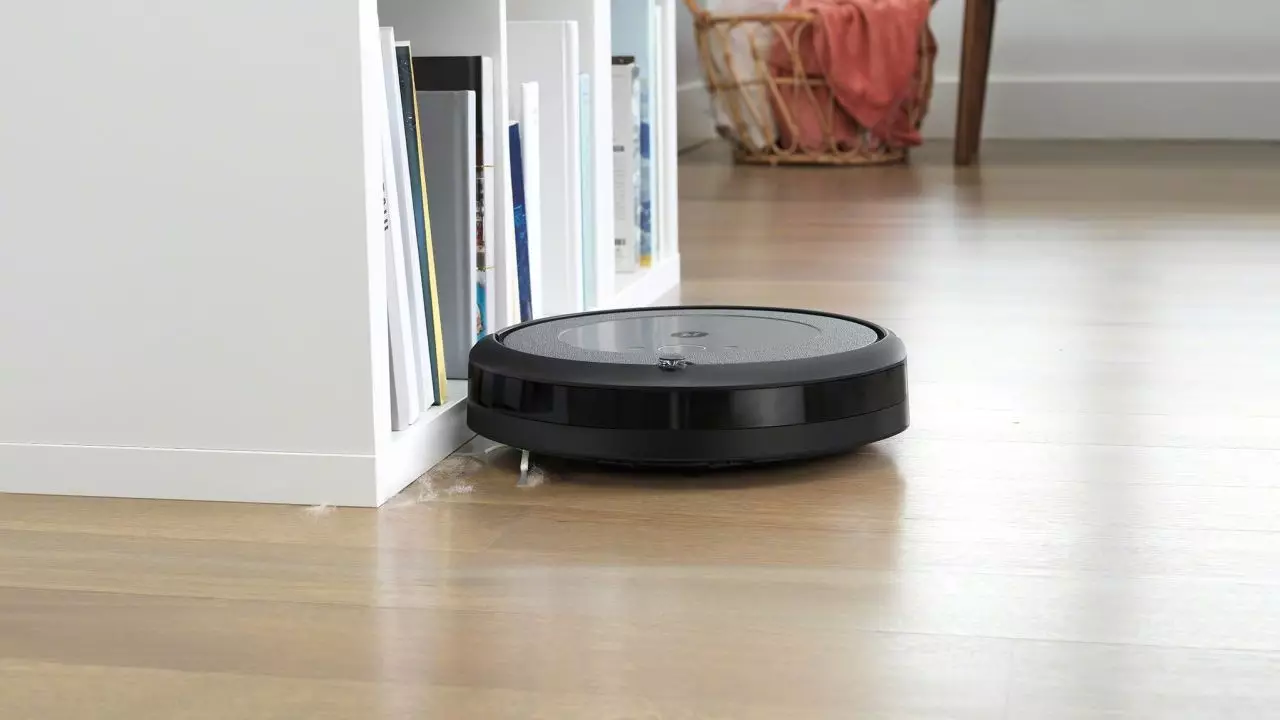 Roomba i3 + ئەمەلىيەتتە قولايلىق روبوۋاك