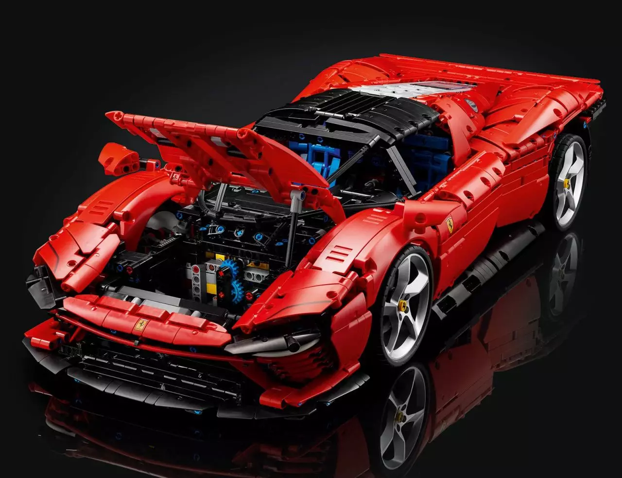 Ferrari Daytona SP3 Yana Aiki Da Firgici a cikin Tsarin LEGO 857_3