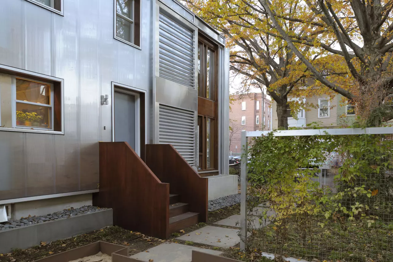 Cette maison super économe en énergie est faite de plastique