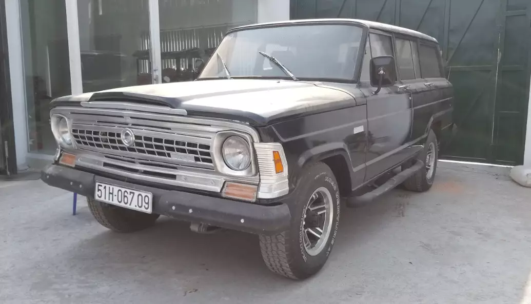 Mort Il-Vjetnam U Skoprejt Jeep Wagoneer Custom B’differenza għal Kwalunkwe Wagoneer Li Qatt Rajt