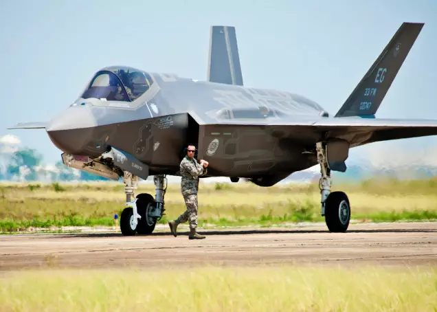 Australia do të rrisë urdhrin e gjuajtësve të sulmit të përbashkët për 72 avionë: Një histori e shkurtër e programit të trazuar F-35