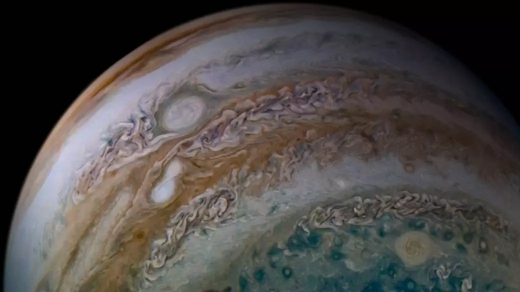 Jupiter na nakita ni Juno. (Larawan: NASA/JPL-Caltech/SwRI/MSSS)