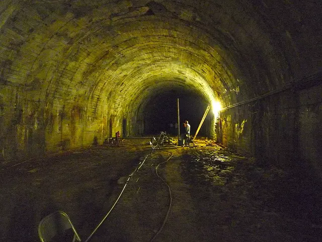 90 ел элек, Лос-Анджелес метросы бу югалган тоннельдә туган