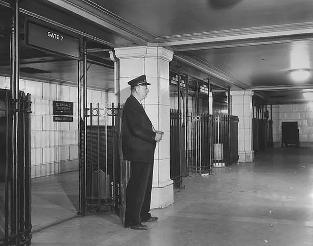 90 jier lyn waard de Los Angeles Subway berne yn dizze ferlerne tunnel