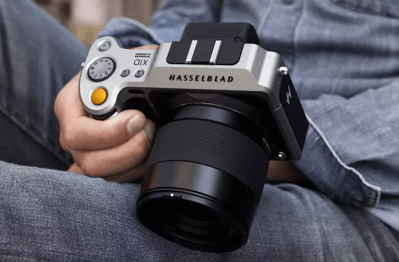 Hasselbladova kamera bez ogledala vrijedna 12.000 dolara je potpuno apsurdna