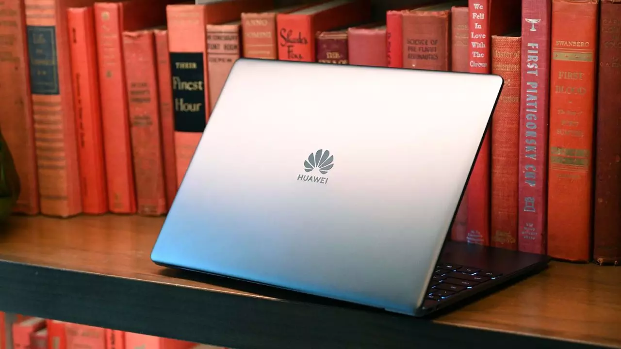 Huawei Igenda Ikomeye kuri MacBook Air hamwe na MateBook yayo nshya 13