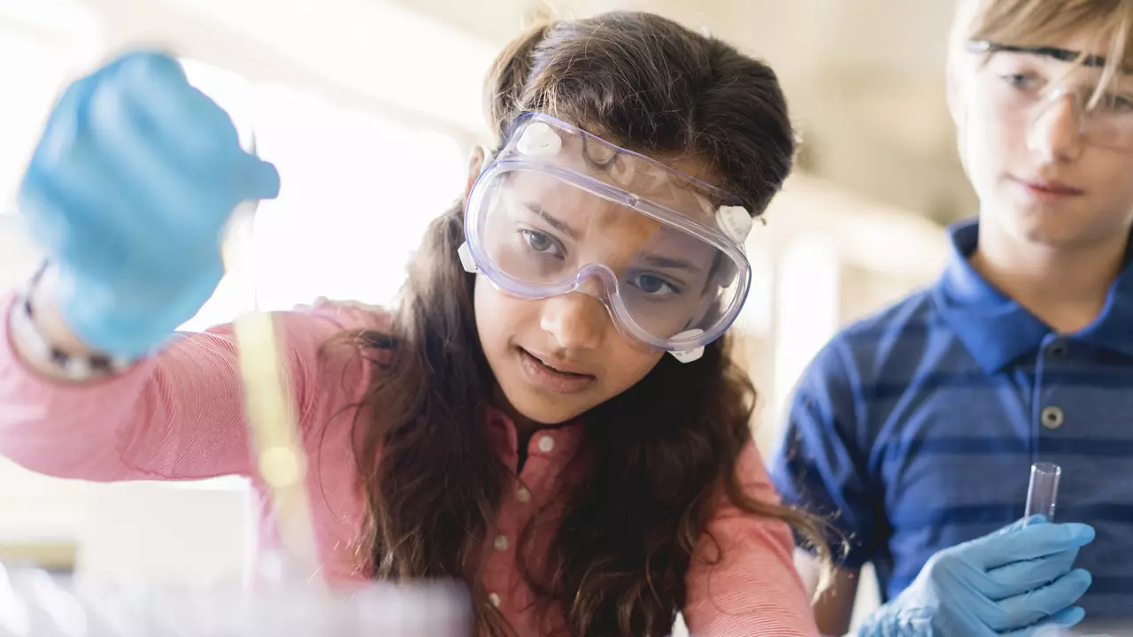 Изследване на 1,6 милиона класа показва малка разлика между половете в математиката и природните науки в училище