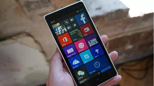 Nokia Lumia 730 a 830 Hands-On: Windows Phone za rozumnou cenu