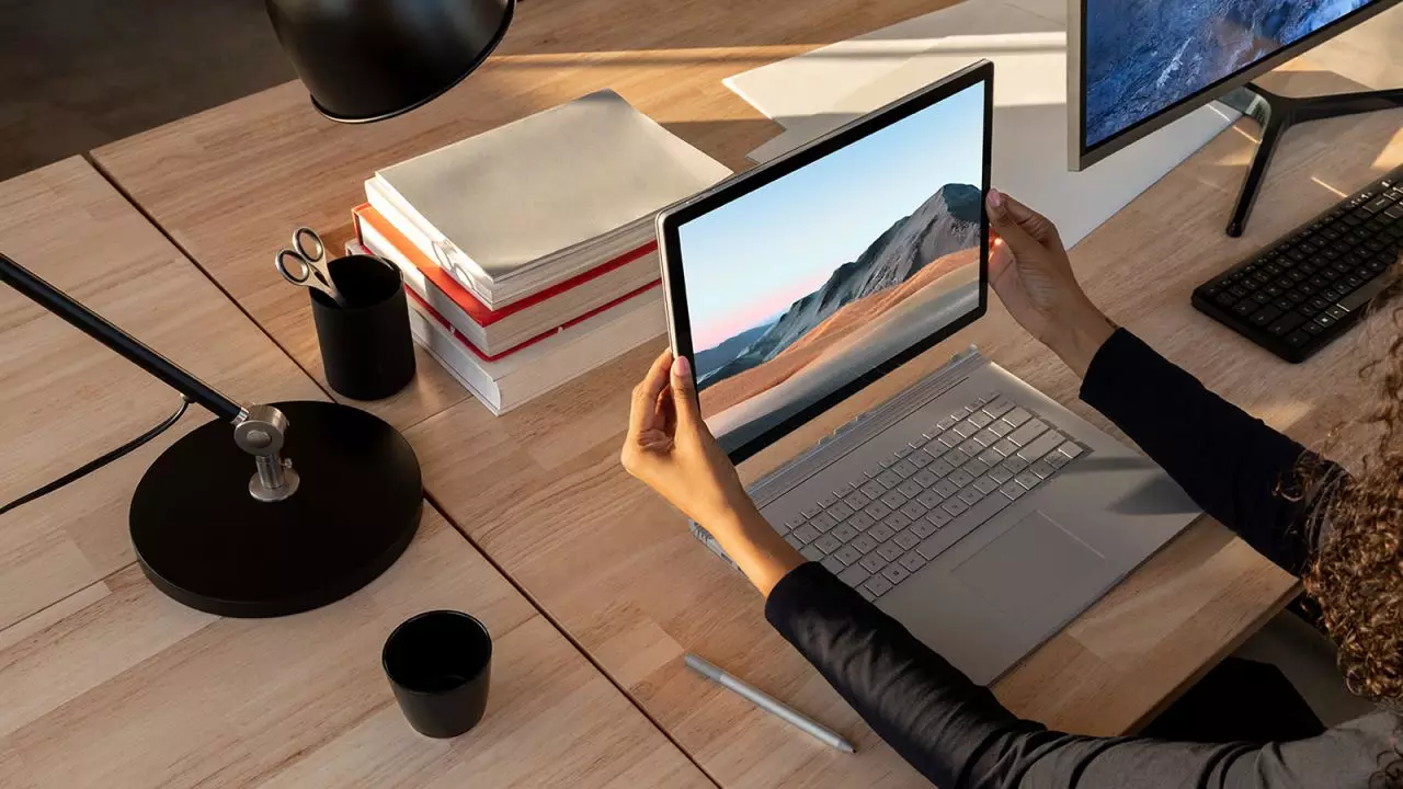 Microsoft Surface Book 3 бо USB-C. (Сурат: Microsoft)