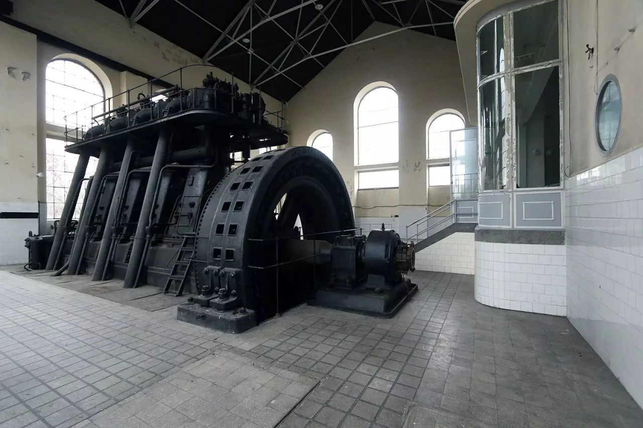 Ця святиня дизельпанку приховує столітній, повністю робочий двигун потужністю 800 кінських сил