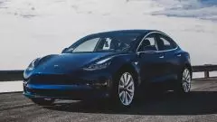 Tesla Model 3 вартістю 35 000 доларів США нарешті тут