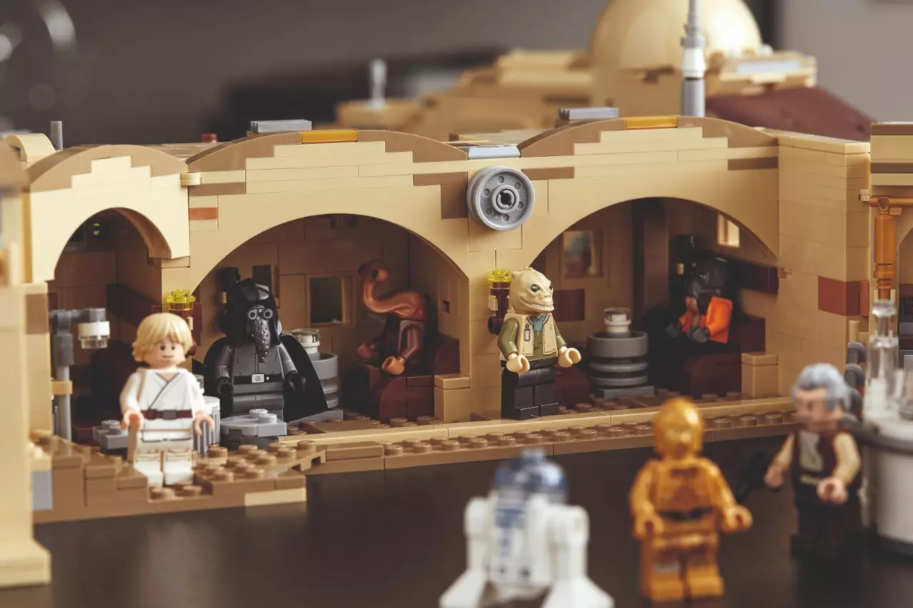 Lego's Mos Eisley Cantina Set Yana Cike Da Scum da Villainy (da Bricks) 96636_10