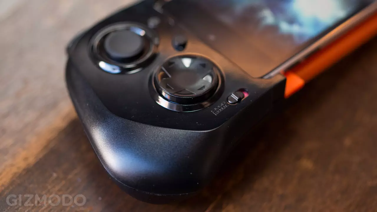 Moga Ace iOS Game Controller First Look: Malmultekosta Amuzo, Grandega Potencialo