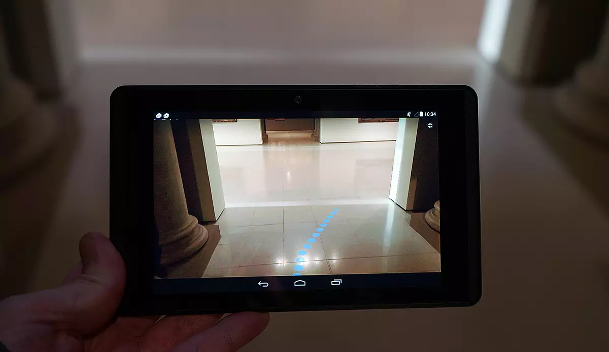 Bruger intet andet end Googles Project Tango-tablet til at undslippe en labyrint