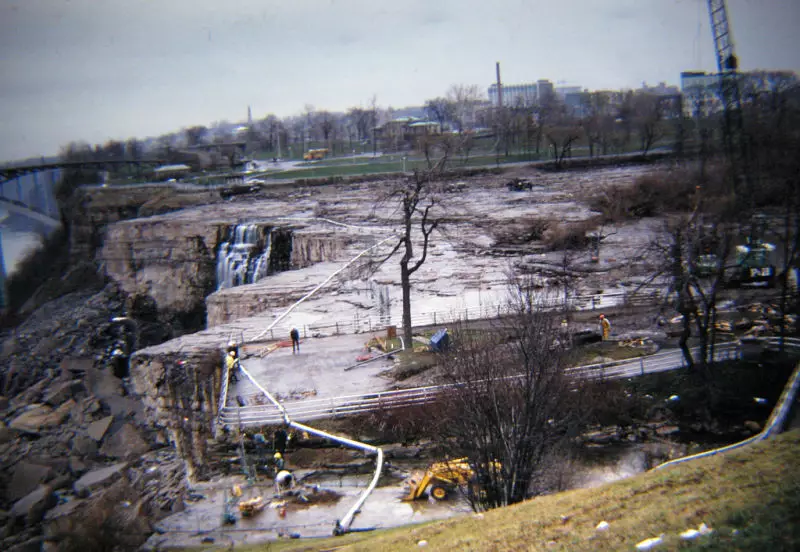 Thật ngạc nhiên khi dễ dàng tắt thác Niagara