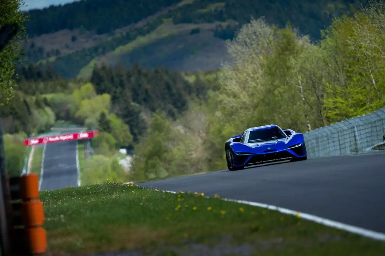 O le NIO EP9 ua ta'ua nei o le ta'avale sili ona saosaoa i luga o le alatele e ta'e ai le Nürburgring