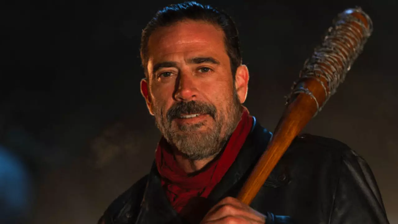 I-Negan isenokwenza into ebikade 'ingenakwenzeka' kwikliphu yamva nje ukusuka kwi-Walking Dead Premiere.