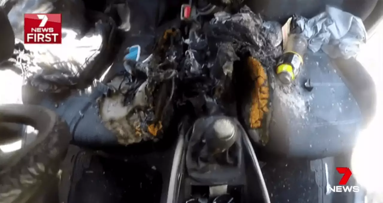 Un uomo australiano afferma che l'iPhone 7 in fiamme ha ucciso la sua auto, i pantaloni